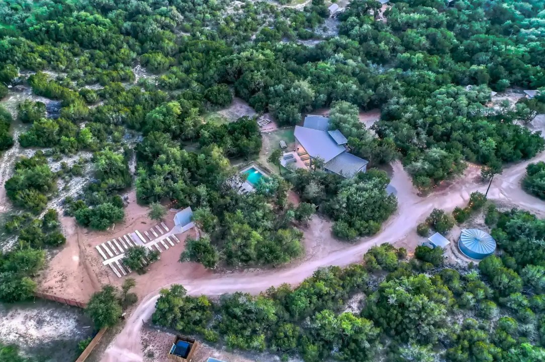 The Liney Moon - Pure Luxury Vacation Rentals